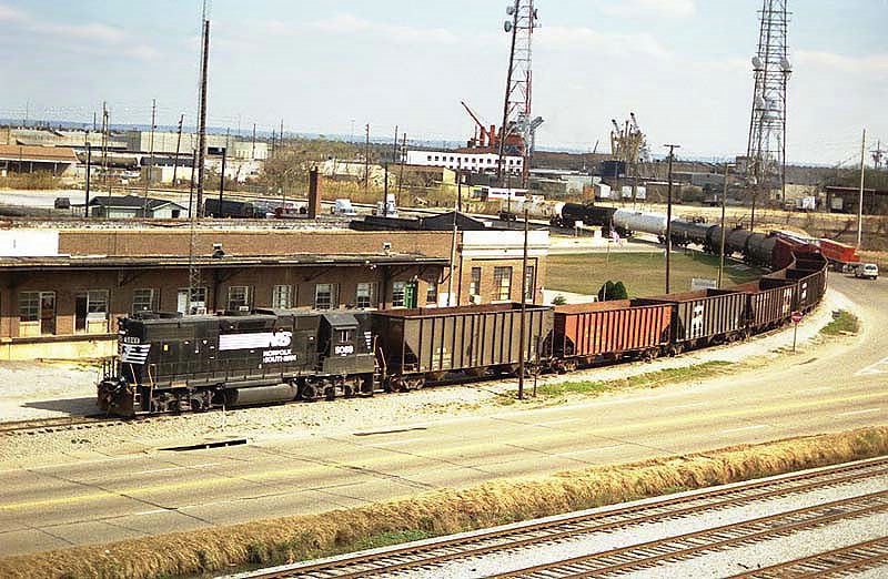 BNSF'S Mobile Yard